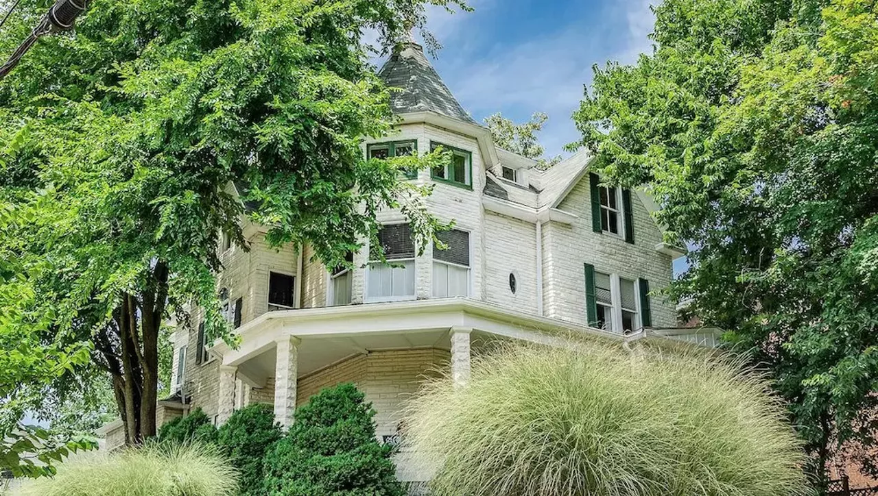 PHOTOS: Renovated 1900’s Victorian Is A Piece Of Louisville History